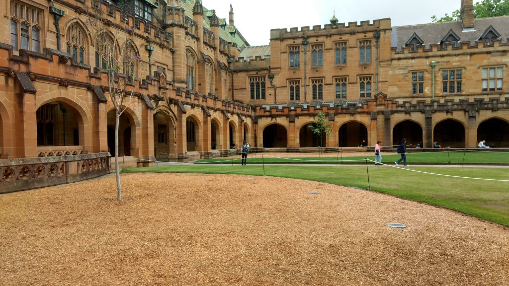 Why do I want to stay in academia? - The female Scientist